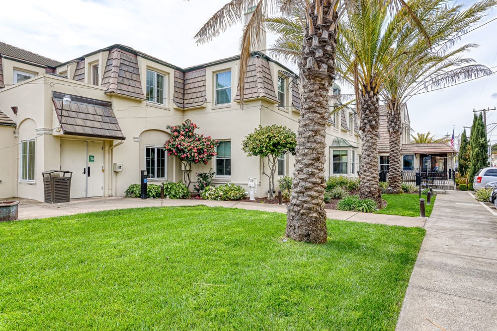 Pacifica Senior Living Oakland